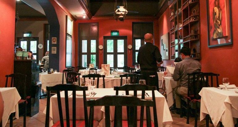 11 Best Places to Eat in Singapore - Paradise for Food Lovers