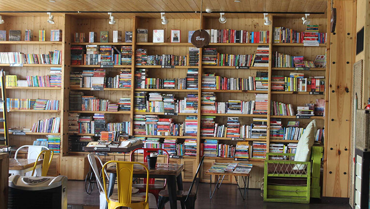 10 Best Cafes in India for Avid Writers and Readers | Tour My India