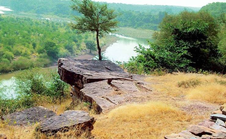 40 Best Places to Visit in Madhya Pradesh | Tour My India