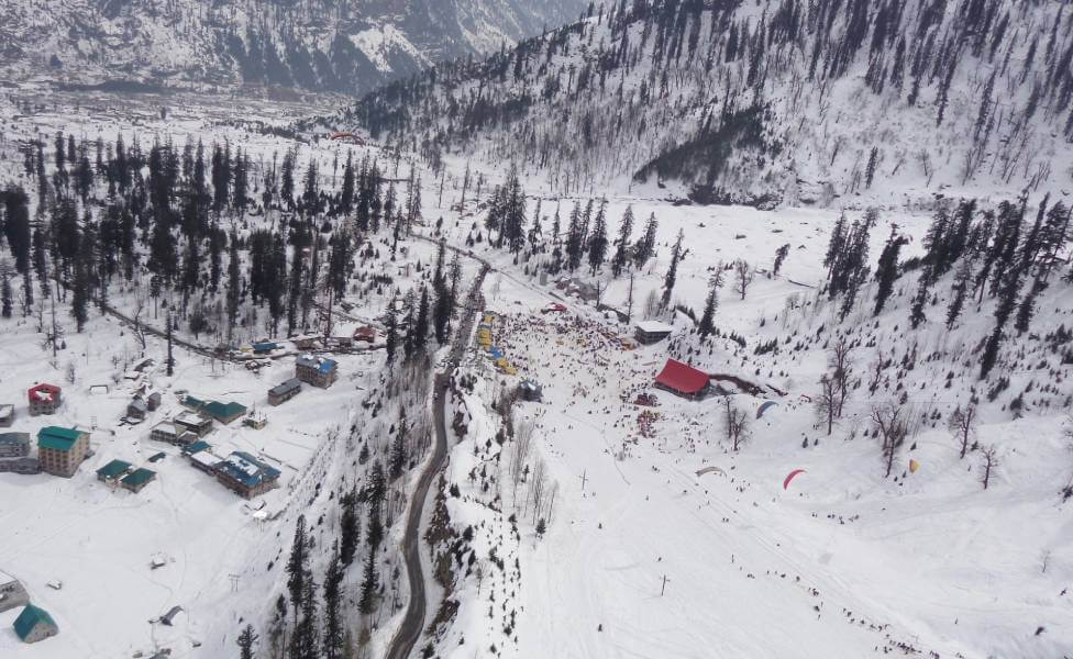 15 Best Getaways for Christmas Snow Vacation in India | Tour My India