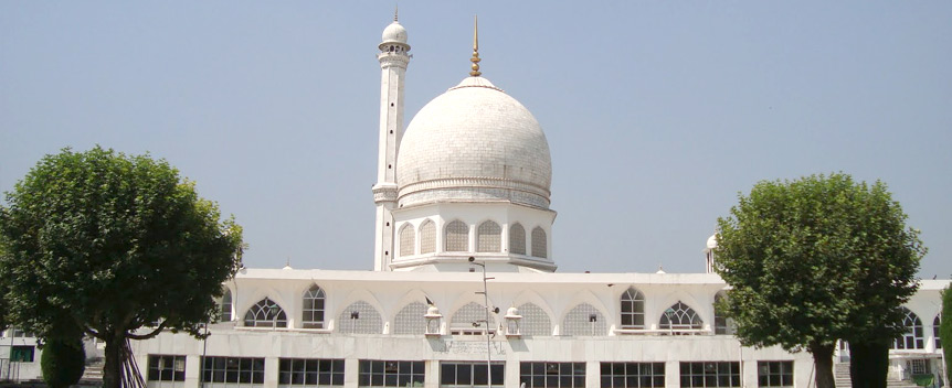 Hazratbal Mosque - Muslim Shrine in Srinagar India