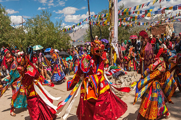 An Insight into Fairs and Festivals of Jammu and Kashmir | Tourism